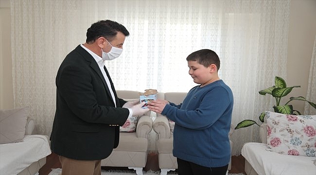 Kumbarasındaki parayı Kumbarasındaki parayı